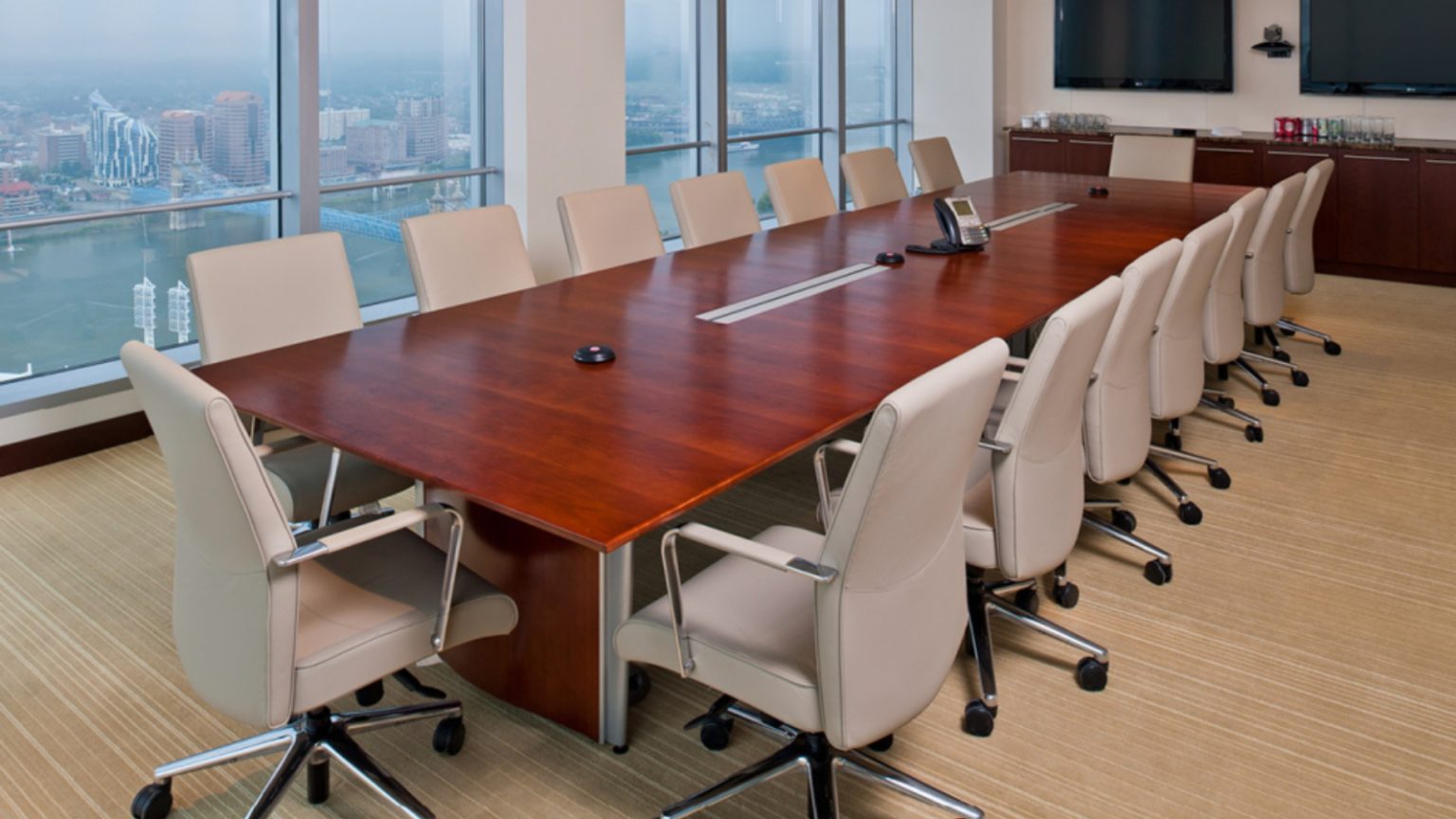 Saber | Nucraft | Alan Desk