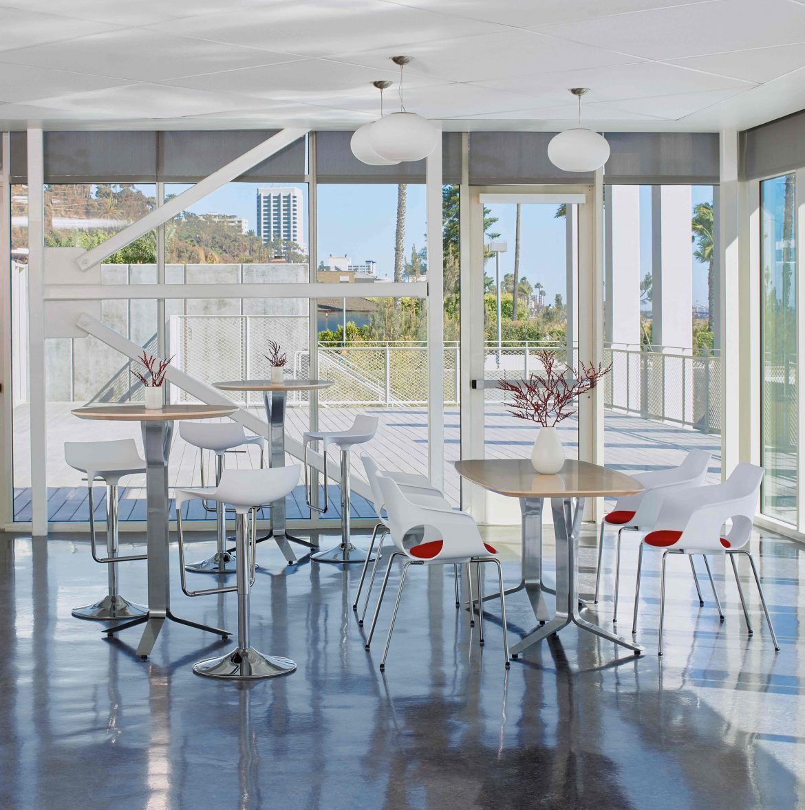 Vero Meeting Table | Arcadia | Alan Desk