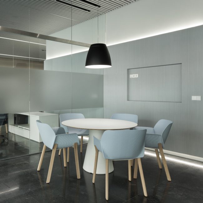 Reverse Meeting Table | Andreu World | Alan Desk