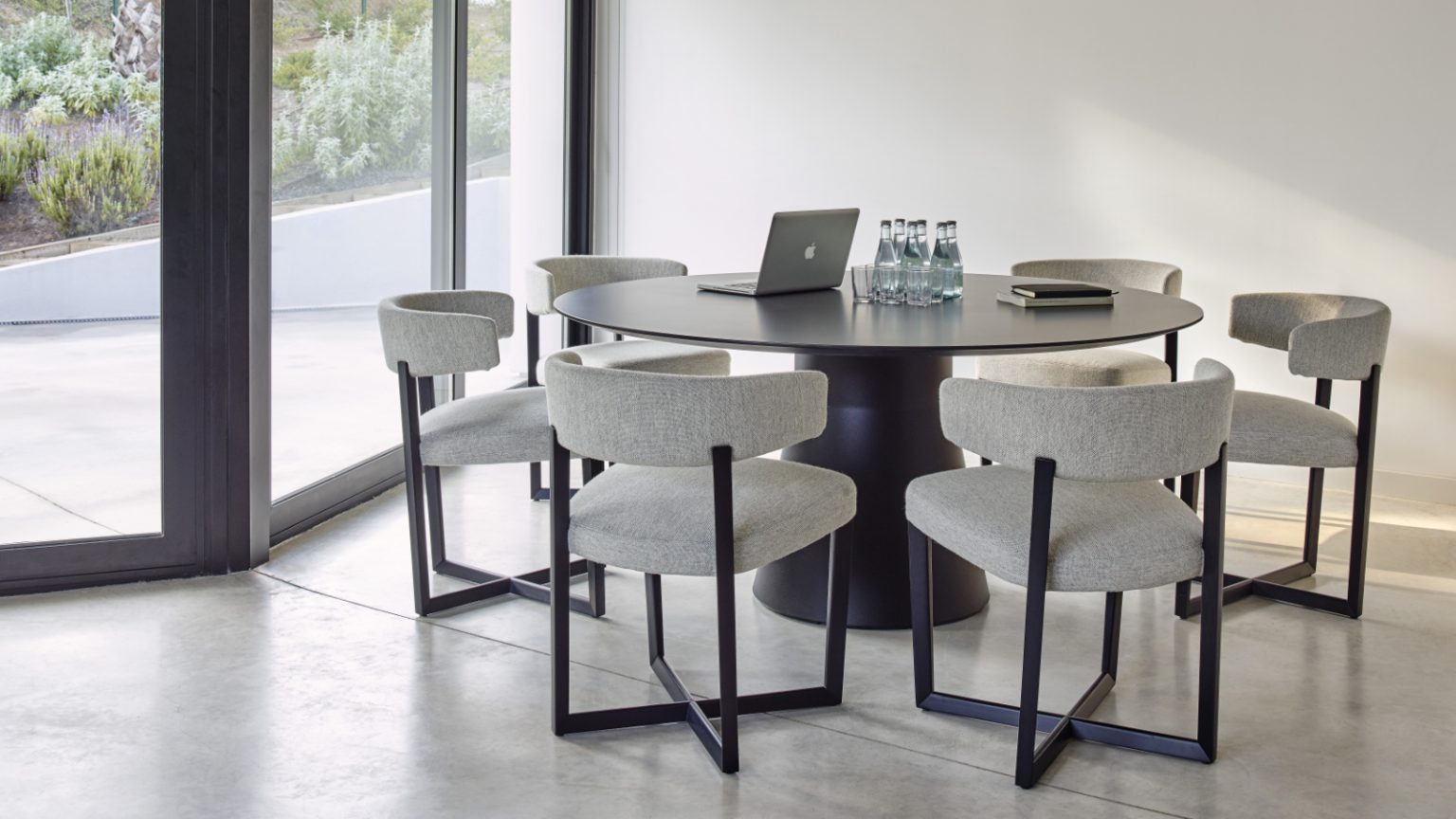 Reverse Meeting Table | Andreu World | Alan Desk